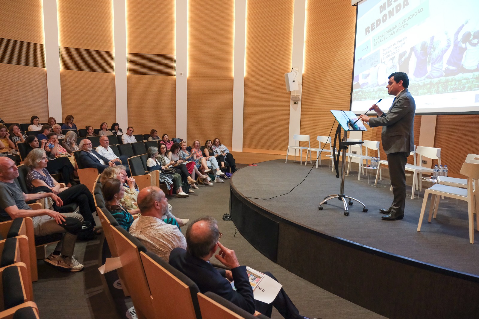 Transformar a Educacao atraves das Artes foi tema da mesa redonda em Oeiras